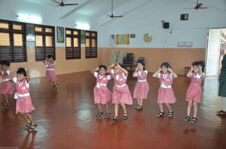 40 Engaging Relay Races for Kids to Enjoy - Meredith Plays